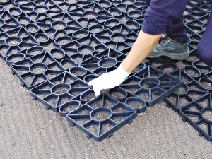 Rasengitter RG24 aus Kunststoff zur direkten Verlegung ohne Unterbau